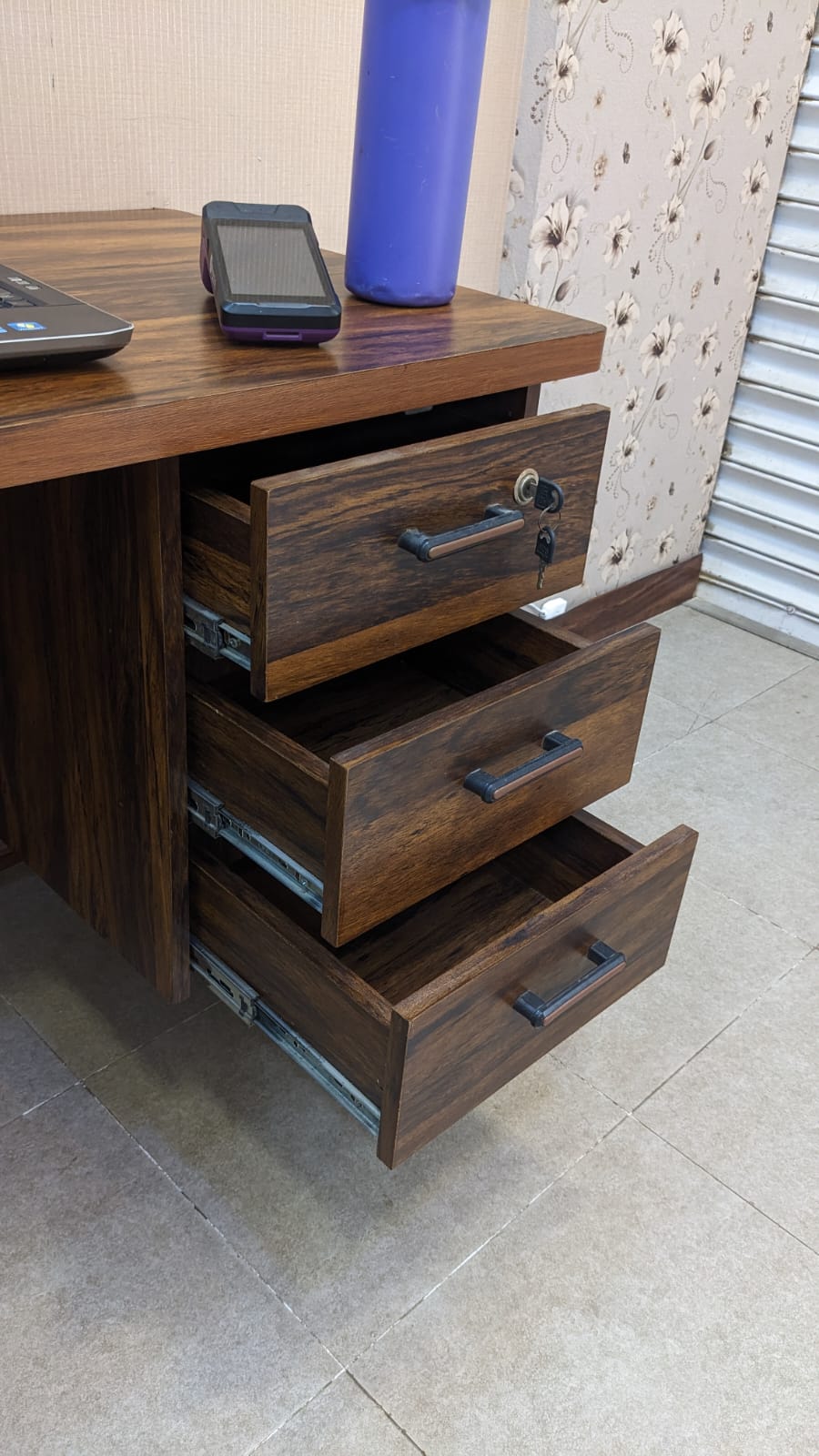 Study Table – thegaragesalepk