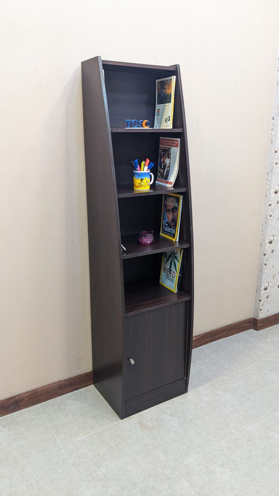 Book Shelf – thegaragesalepk