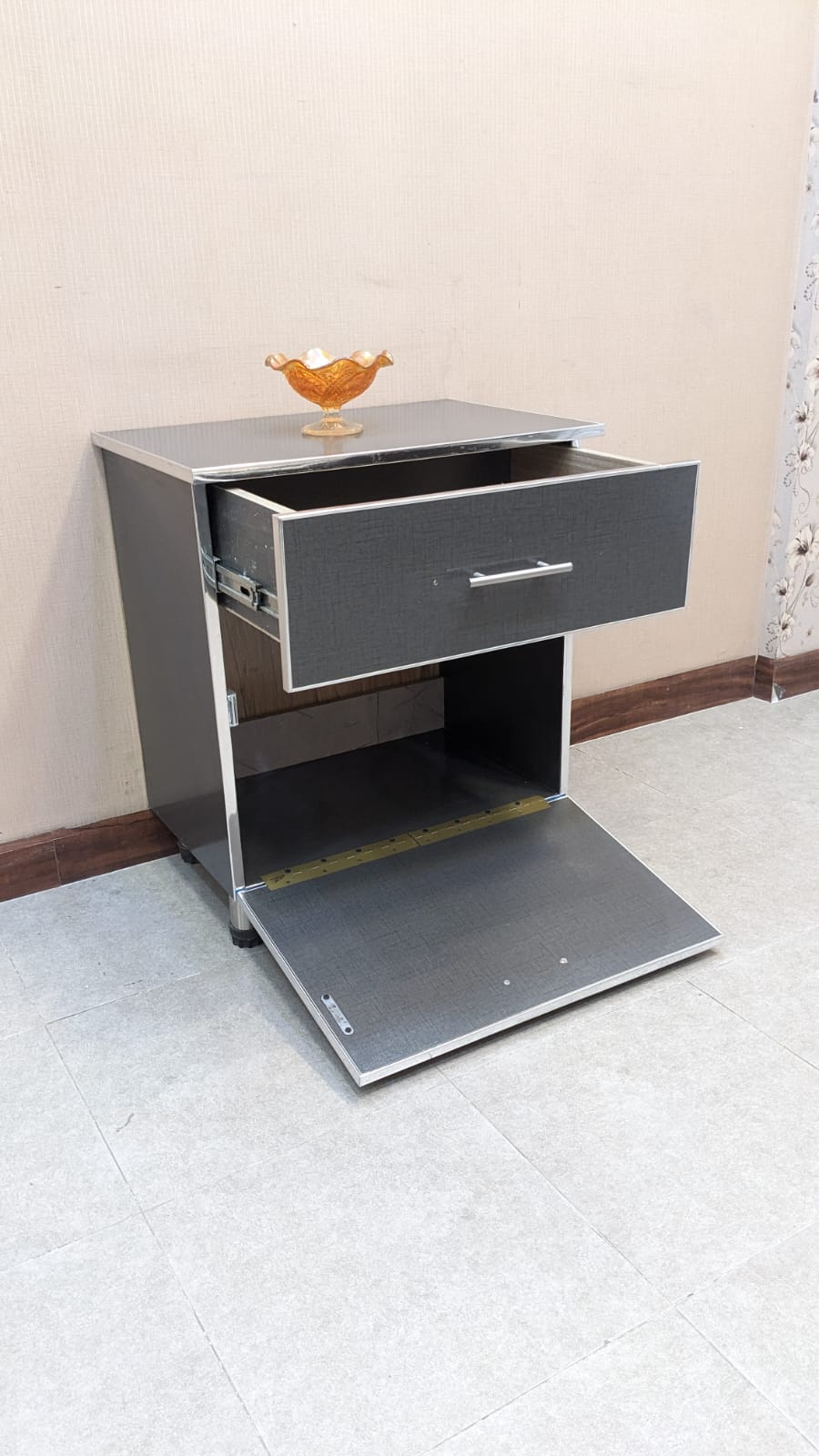 Pedestal – thegaragesalepk