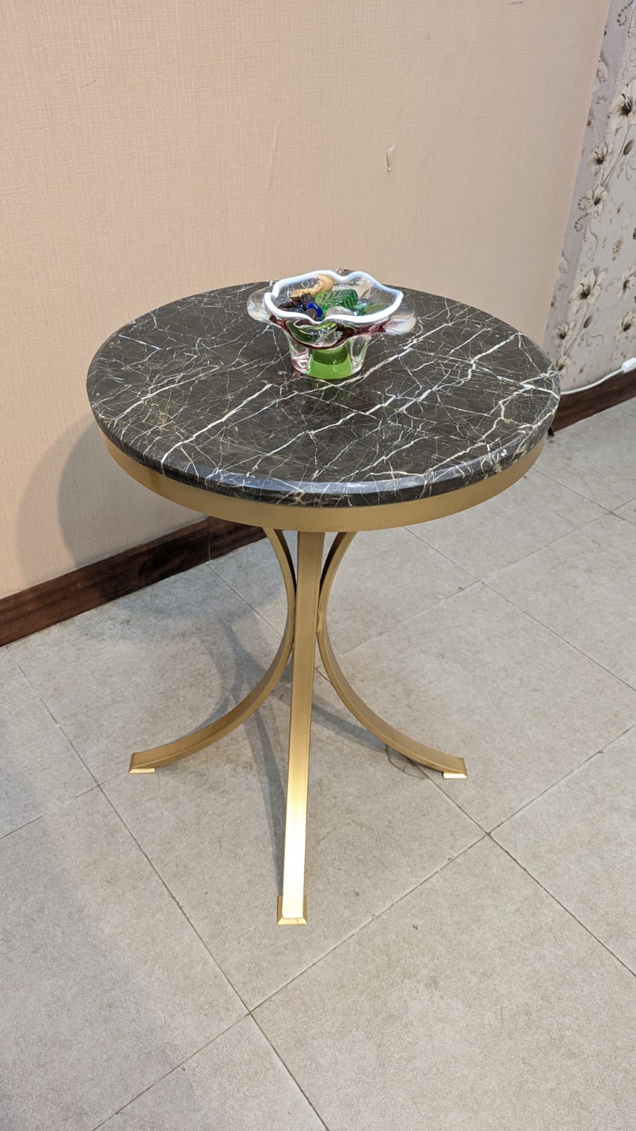 Brand New Unused Corner Table – thegaragesalepk